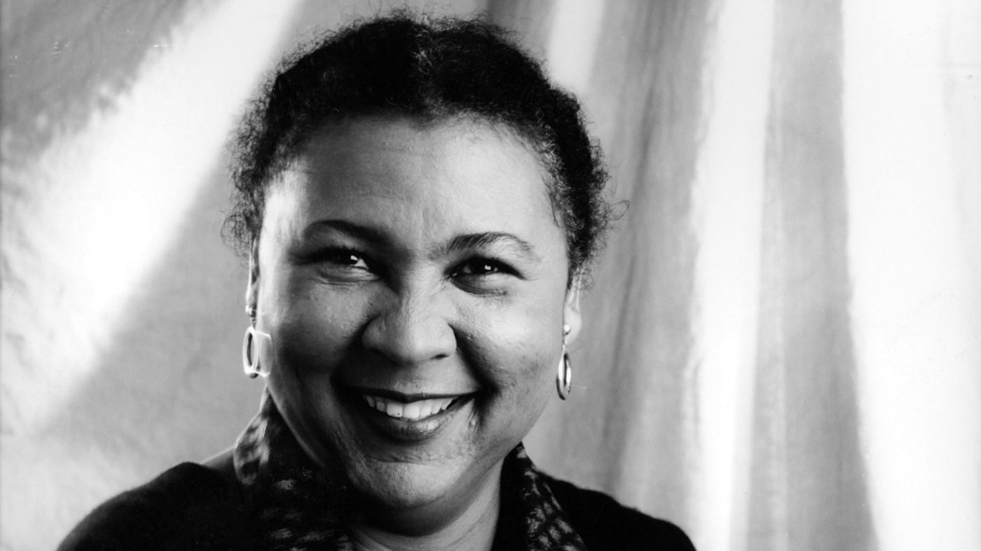 5 falas poderosas de bell hooks - Textos - Paizinho, Ví­rgula!
